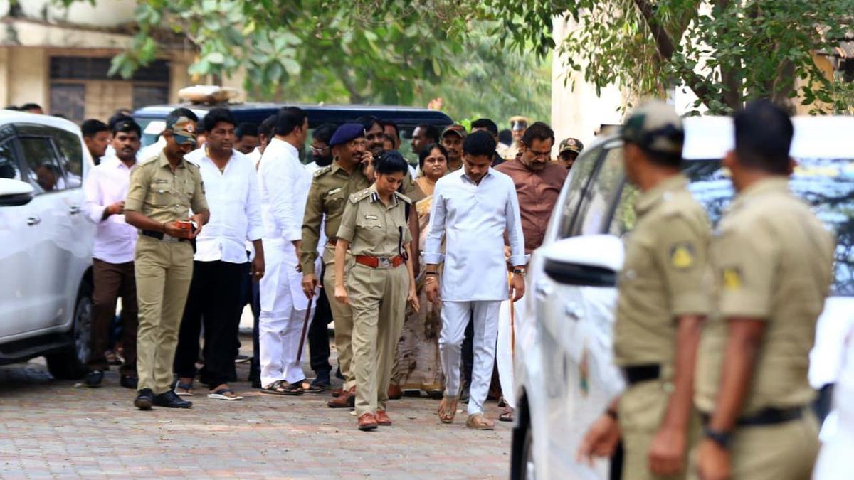 Ballari Clash: Bullet Hit Chest Of Cong Worker, Gunman Was Using 12 Mm ...